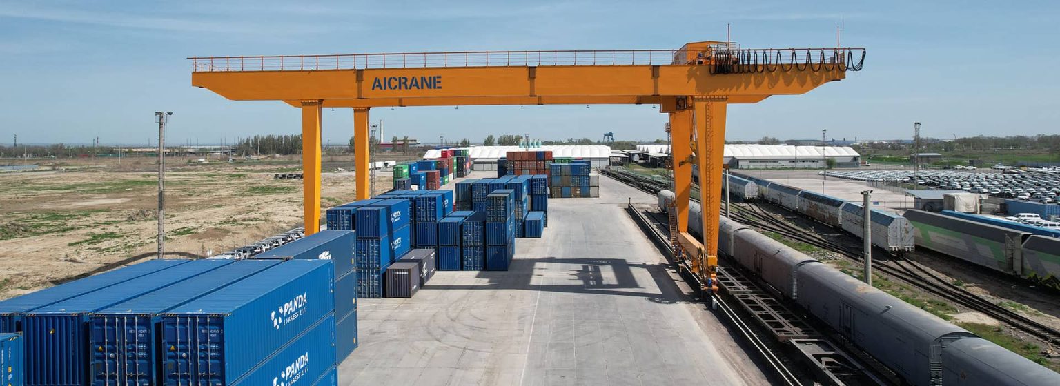 Grúa pórtico sobre raíles - Grúa Aicrane RMG