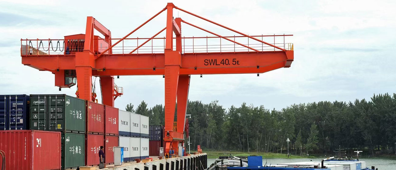 Grúa de pórtico para contenedores | Grúas para contenedores RMG | aicrane