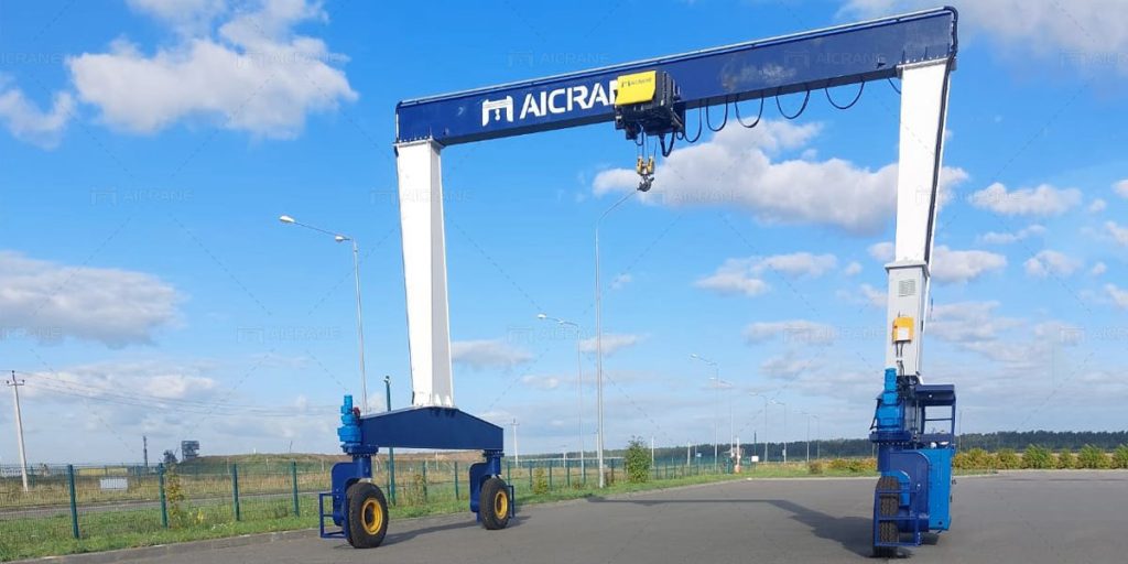 10 Ton Rubber Tyred Gantry Crane for Efficient Steel Pipe Handling